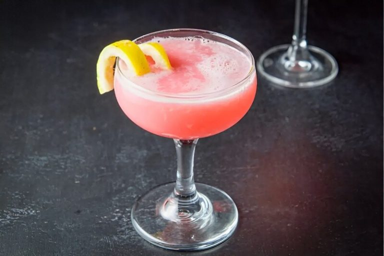 7 Công thức pha chế Pink Lady Cocktail ngọt ngào hấp dẫn